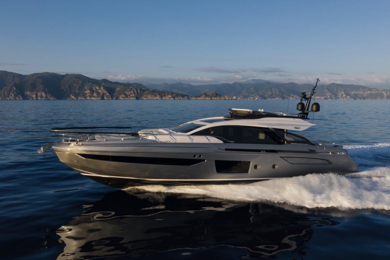 Yacht AZIMUT S8, Azimut Yachts | CHARTERWORLD Luxury Superyacht Charters